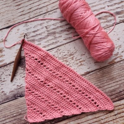 Diagonal Easy Crochet Baby Blanket Pattern - The Unraveled Mitten