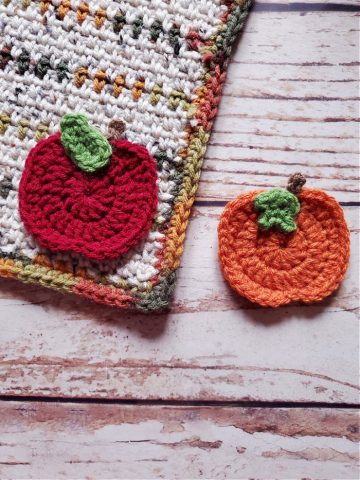 Apple or Pumpkin Crochet Applique Pattern - The Unraveled Mitten